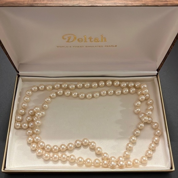 Vintage | Jewelry | Deltah Single Strand Ayoka Pearls With Gold ...